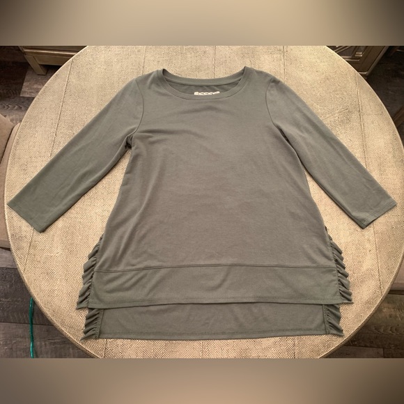 Cupio | Tops | Cupio Split Side 34 Sleeve Top S | Poshmark